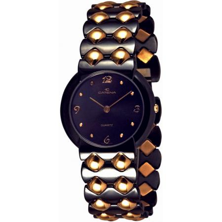 Des horloges analogiques fiables avec des aiguilles. Horlogerie suisse
